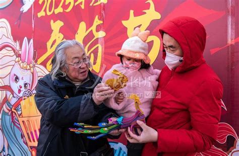 内蒙古呼和浩特：塞上老街年货节 人民图片网