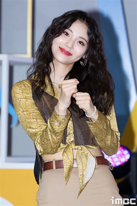 포토 이달의 소녀 진솔 사랑스럽게