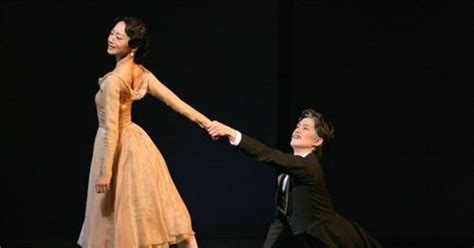 오만한 남자와 순진한 소녀의 엇갈린 사랑