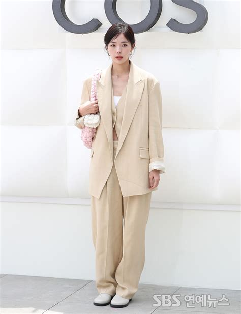 E포토 채수빈 눈맞춤 하트에 심쿵