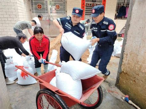 清远连山小三江镇争分夺秒抢修堤坝 应急 村民 人员