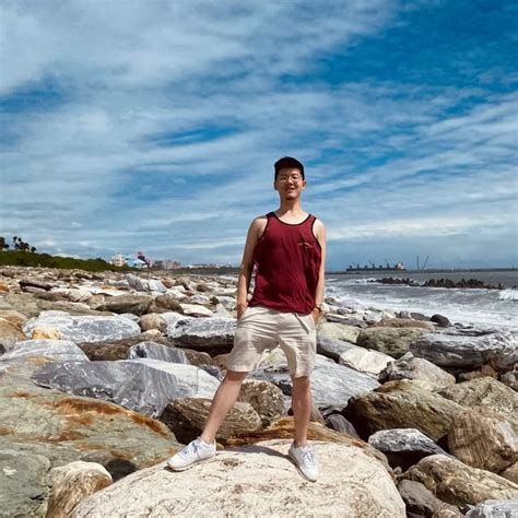 Daniel Liu Daniel 12921 • Threads Say More