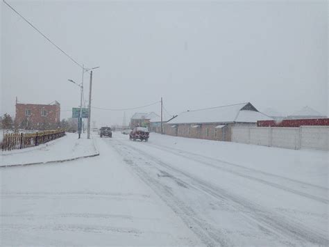 Орон нутгийн замуудад халтиргаа гулгаа үүсчээ