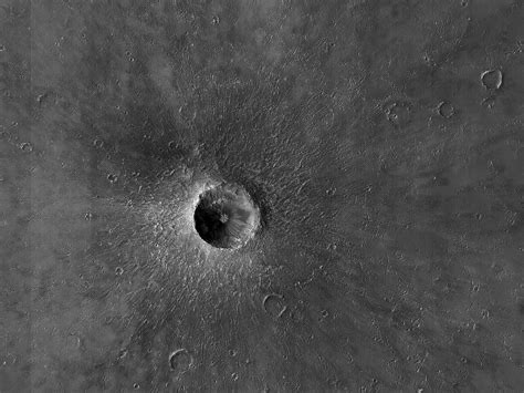 Nasa Spacecraft Spots Dramatic View Of New Impact Crater On Mars Mashable