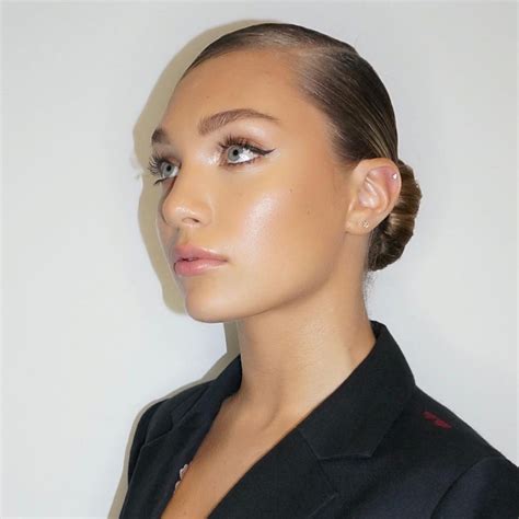 Maddie Ziegler Headshot Photos 01022019 • Celebmafia