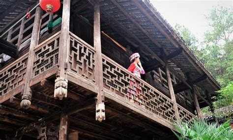 探寻土家族吊脚楼之美：历史传承与文化精髓建筑房屋形式