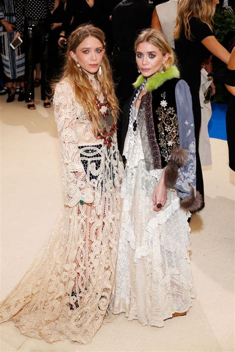 Mary Kate And Ashley Olsen Totally Twin On The Red Carpet In Matching