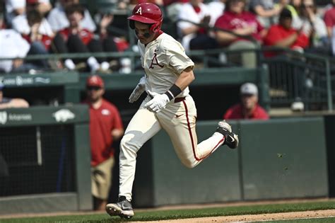 Arkansas Baseball Run Rules Ut Arlington To Win Series Whole Hog Sports