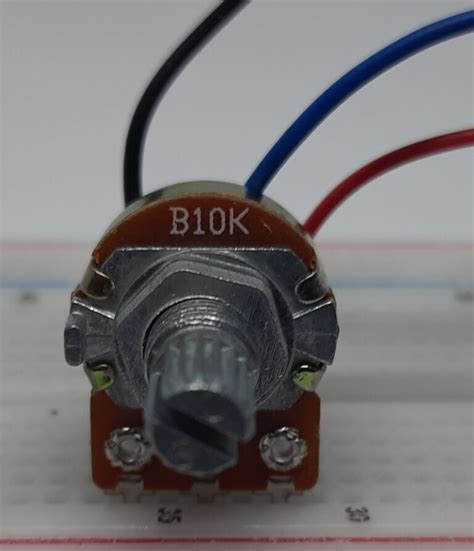 How To Use A Potentiometer With Raspberry Pi Pico Micropython