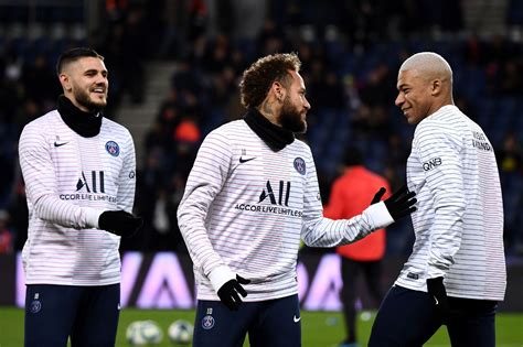 Report Psg Striker Fed Up With Mbappé And Neymar Psg Talk