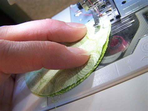 Made By Me Shared With You Technique Tuesday Sew A Curved Line