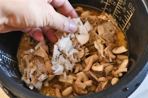 だしなしでも旨い！きのこご飯のレシピ：白ごはんcom