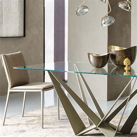 How Do You Fill Empty Space In A Dining Room