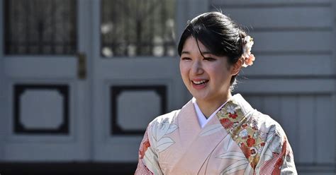 01년생 일왕 외동딸 아이코 공주 대학 졸업식 참석