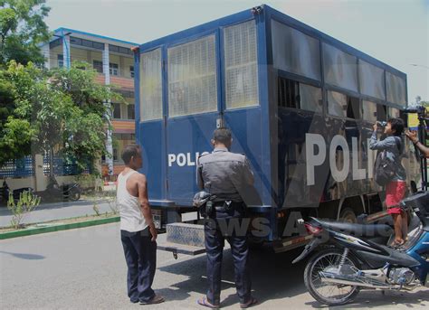 Border News Agency စစ်ရေယာဉ်ပေါ်နှိပ်စက်ခံခဲ့ရတဲ့ ကျောက်ဆိပ်ရွာသားင