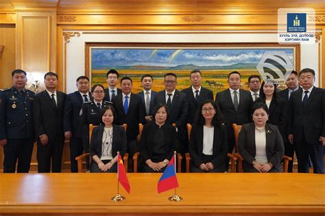 ЗӨВЛӨЛДӨХ УУЛЗАЛТ БОЛЛОО