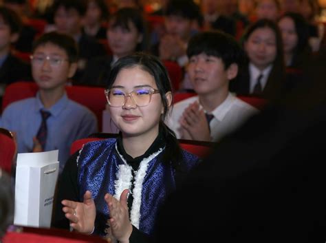 Тусгаар тогтнол ардчилсан парламентын засаглалаа хамгаалж хойч үедээ өвлүүлэх учиртайг Ерөнхий