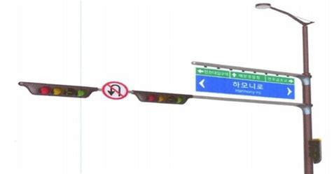 기둥 하나에 신호등·표지판·가로등 설치
