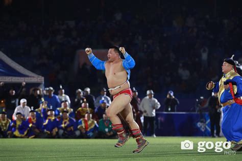 Ерөнхийлөгчийн цомын төлөөх барилдаанд Аварга П Бүрэнтөгс О Хангай тэргүүтэй хүчит 128 бөх