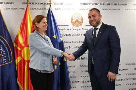 Тошковски на средба со грчката амбасадорка предложил мерки за проблемот со недостигот на