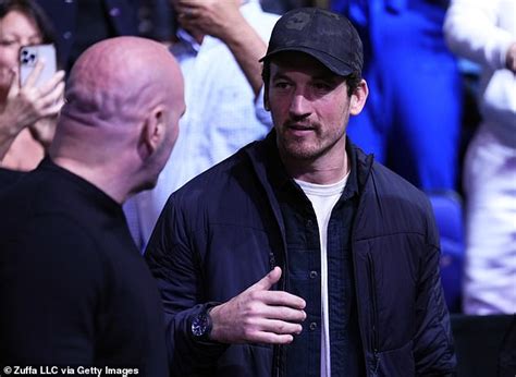 헐리우드 UFC 경기 보러온 안야 테일러 조이 마일즈 텔러와 아내