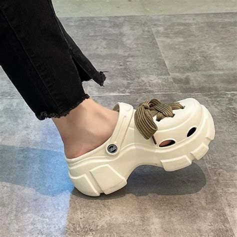 Крокси з джибітсами — ціна 1099 грн у каталозі Шльопанці Купити жіночі речі за доступною ціною