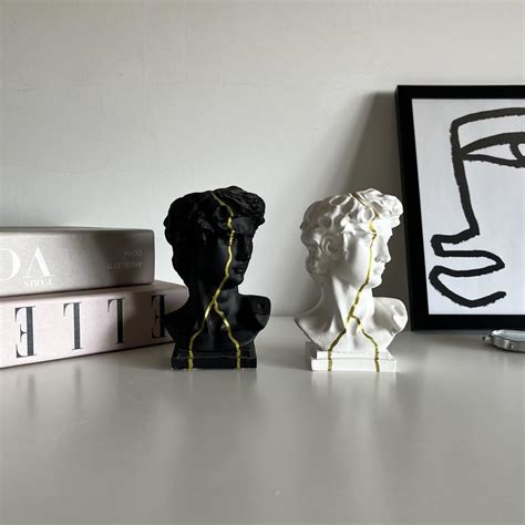 Гіпсове декоративне кашпо давід — ціна 85 грн у каталозі Кашпо Купити товари для дому та побуту