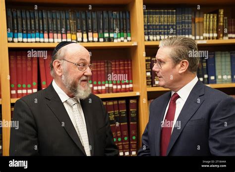 Le Dirigeant Travailliste Sir Keir Starmer Rencontre Le Grand Rabbin Sir Ephraim Mirvis à La