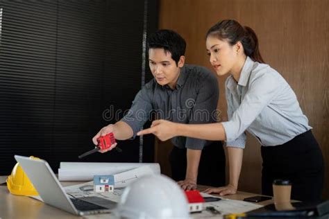 Measurement And Design Discussion In Engineering Professionals Using A Measuring Tool To Assess