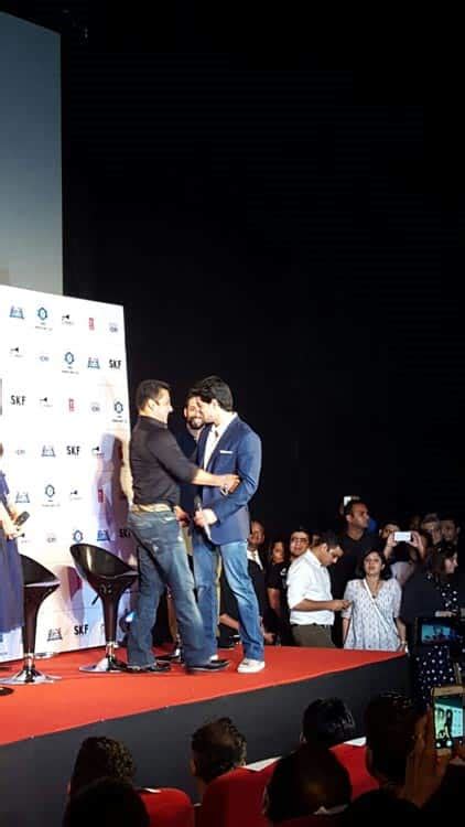 Sooraj Pancholi Breaks Down After Salman Khan Introduces Him At The