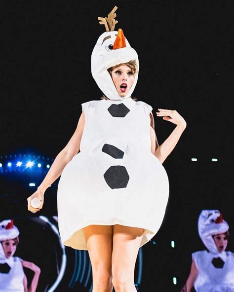 Relembre Taylor Swift Vestida De Olaf Halloweenspecial 🎃 ♡tΛylor