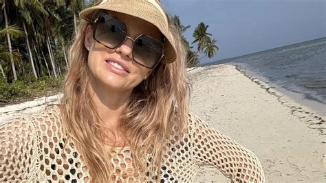 Вдовицата на Шарлопов си хвана младок