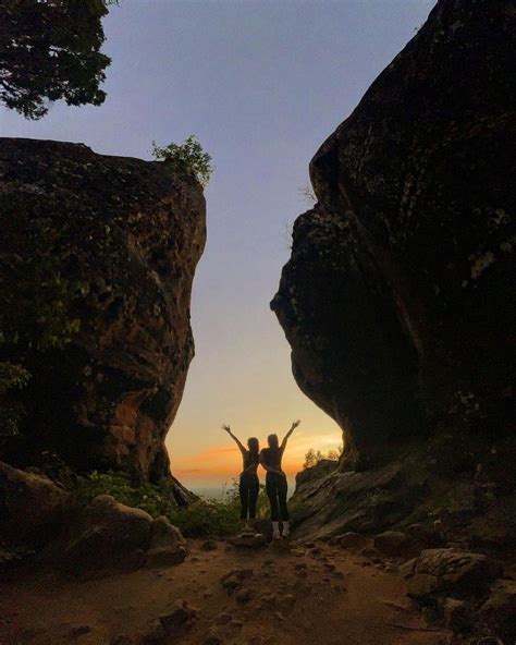 อย่าลืมออกไปใช้ชีวิต ในแบบที่ตัวเองชอบนะ 🌿แสงสวยๆ ที่ ภูสิงห์ หิ น ส า ม ว หินสามวาฬ