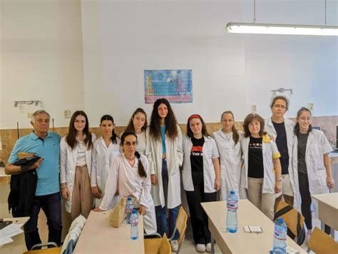 Учениците от X “В” клас на Природо математическа гимназия “Васил Друмев