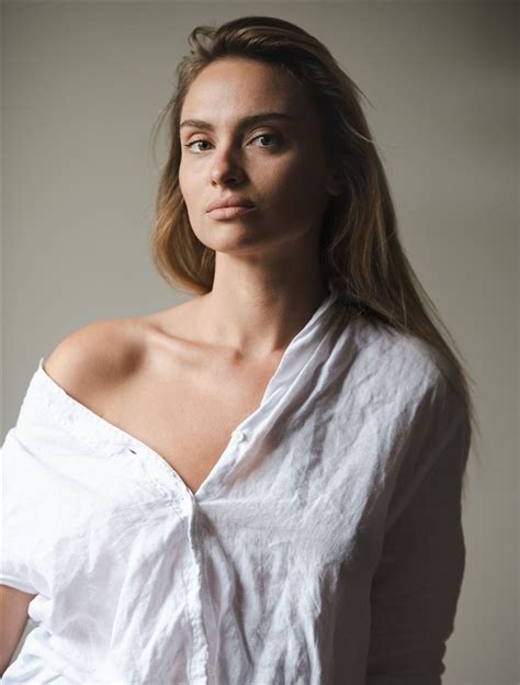 Aurelie Pons Fiche Artiste Artiste Interprète Agencesartistiques