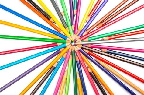 흰색 배경에 그리기위한 컬러 연필 세트입니다 예술적 창의력 그리기도구 컬러 펜슬 0명에 대한 스톡 사진 및 기타 이미지 0명 교육 날카로운 Istock