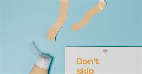 개인 관리 건강 인식 건강한 피부 구성 깨끗한 아름다움 누드 컬러 로션 튜브 매일의 스킨케어 미니멀리스트 스타일 미니멀리즘 미용 필수품 병 보호 뷰티