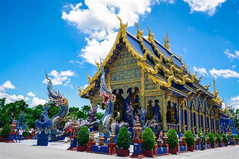 Readme Me วัดร่องเสือเต้น หนึ่งในสถานที่สำคัญของจังหวัดเชียงราย ที่ต้องมาเยือนให้ได้สักครั้ง