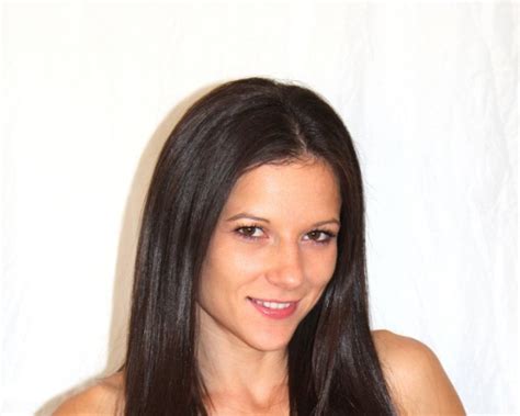 Mandy Flores Bio Net Worth Age Career And Family