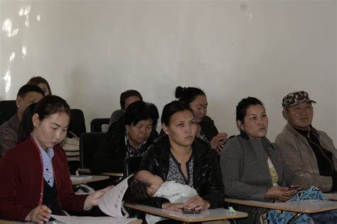 ДАРХАН СУМЫН 8 ДУГААР БАГИЙН ИРГЭДЭД ХУУЛЬ ЭРХ ЗҮЙН МЭДЛЭГ ОЛГОХ СУРГАЛТ ЗОХИОН БАЙГУУЛЛАА