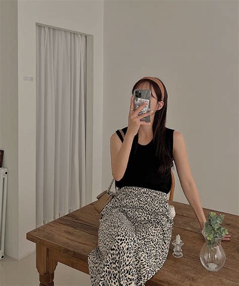 리리앤코 레오파드 패턴이 매력적인 데일리하게 입기 좋은 밴딩 스커트에요💙💙다양한 상의와 하의와