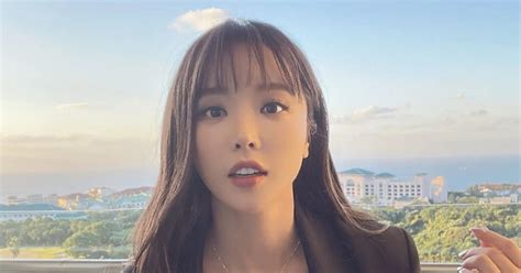 홍진영 여리여리한 쇄골라인 눈길…갈수록 예뻐지네