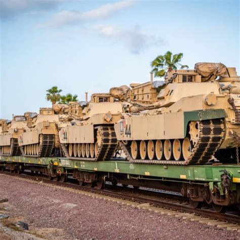 Байден сьогодні підпише закон про ленд ліз для України Insider Media