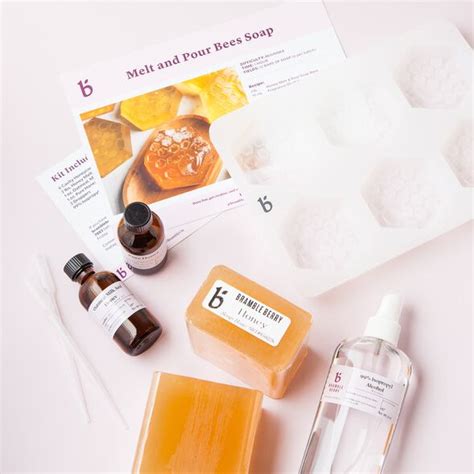 Bee Melt And Pour Soap Kit Bramble Berry