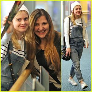 Rose Mciver Has The Best Advice For ‘power Rangers Movie Cast Rose