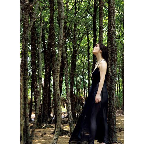 日本販賣通 代購高橋凛 高橋凜 寫真集「抱いて」 露天市集 全台最大的網路購物市集