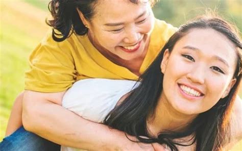 Lòng Hiếu Thảo ý Nghĩa Nhất Mà Con Cái Dành Cho Cha Mẹ Báo Phụ Nữ