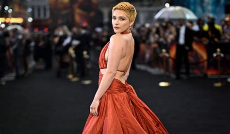 Florence Pugh Stuns At The Premiere Of Oppenheimer Photos