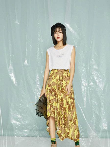 夏柏女装品牌2019春夏新款雪纺碎花半身裙高腰时尚a字长裙748650夏柏summer Cypress女装品牌产品展示夏柏summer