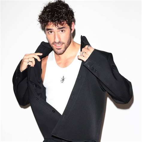 José Condessa Vira Sex Symbol Em Paris Estrelas Tvguia